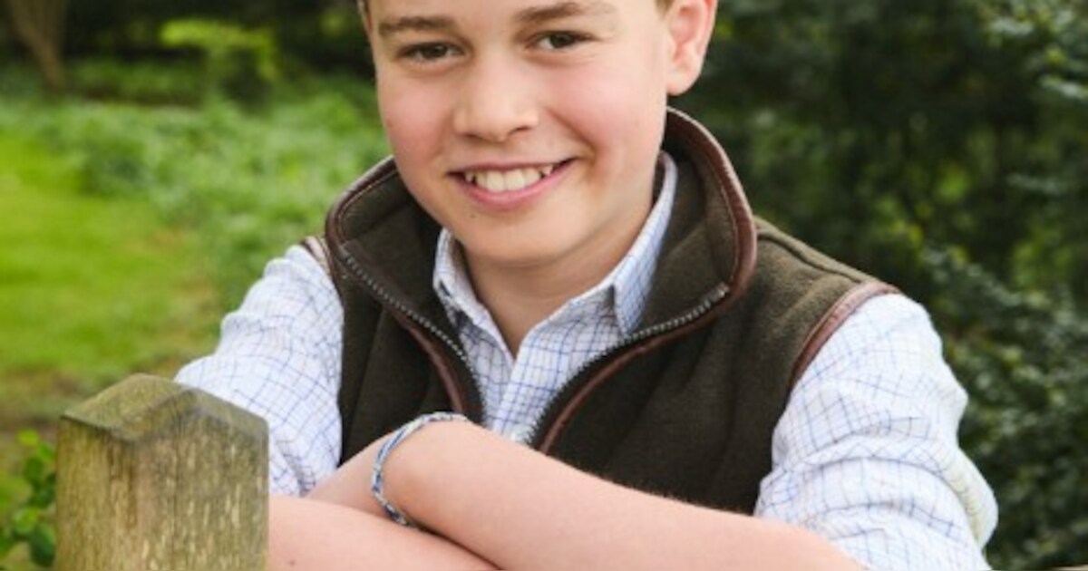 Prins George blaast twaalf kaarsjes uit: Britse hof deelt nieuwe beelden | Show | De Gelderlander.nl