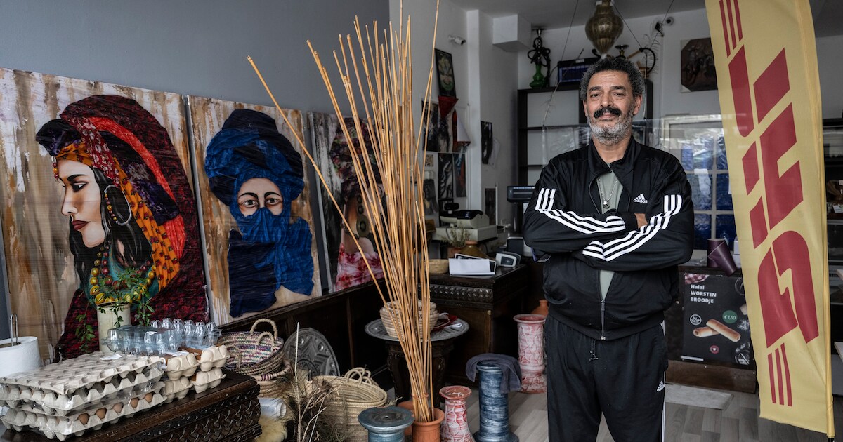 Radouan (58) heeft tranen in zijn ogen: hij moet zijn buurtsuper ...