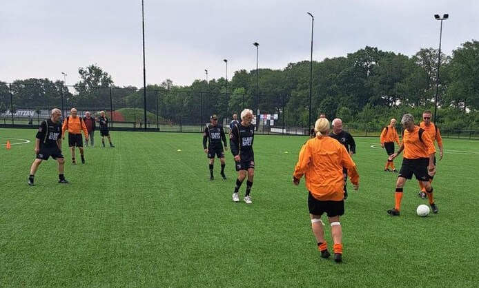 W.V.V. Constantia viert 100 jaar met Walking Football toernooi | Land ...