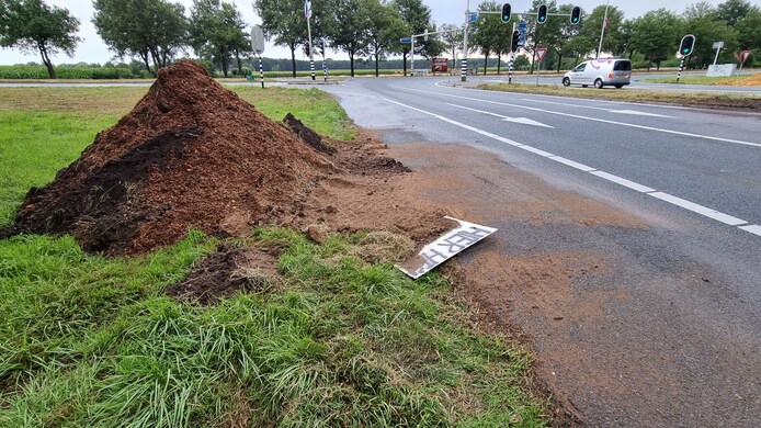 Eerste verdachte van dumpen afval op snelweg opgepakt: Achterhoekse ...
