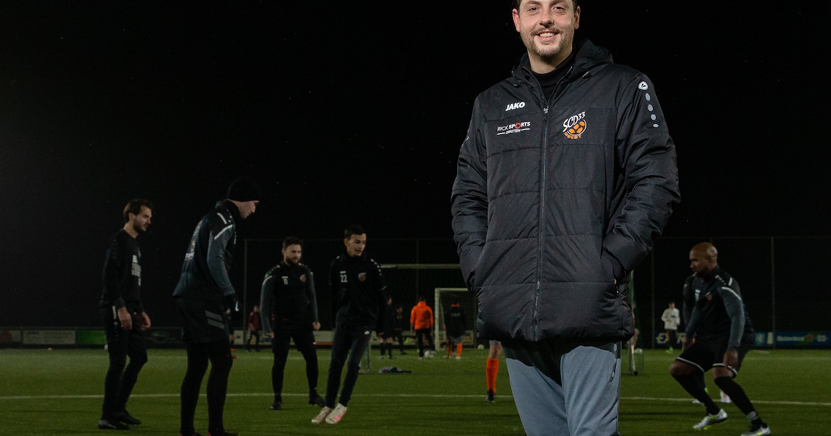 Drie duels voor het einde vertrekt trainer Leenders bij SCD’33: ‘Er ...