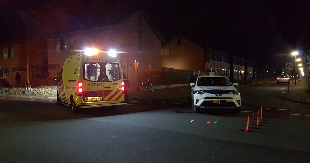 Auto van Handhaving botst met fietser in Ede | Ede | gelderlander.nl