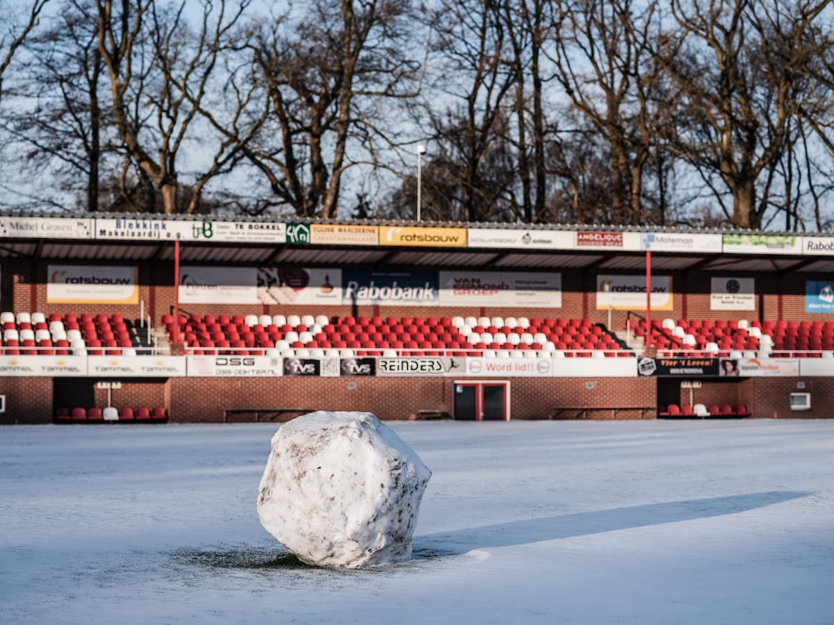 Niet alle amateurvoetballers naar de Spaanse zon: ‘Een trainingskamp in ...