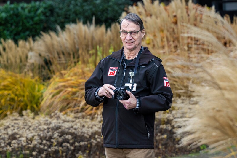 Hoe een onschuldige stoeipartij het leven van fotograaf Theo Jansen ...