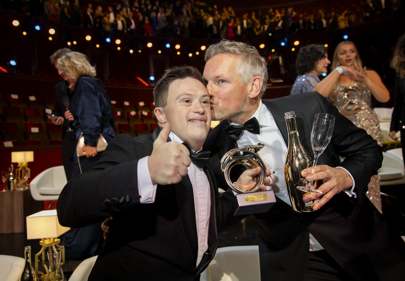 Trofee van acteur Wesley (25) is groter dan die van VI: ‘Zelfs met ...