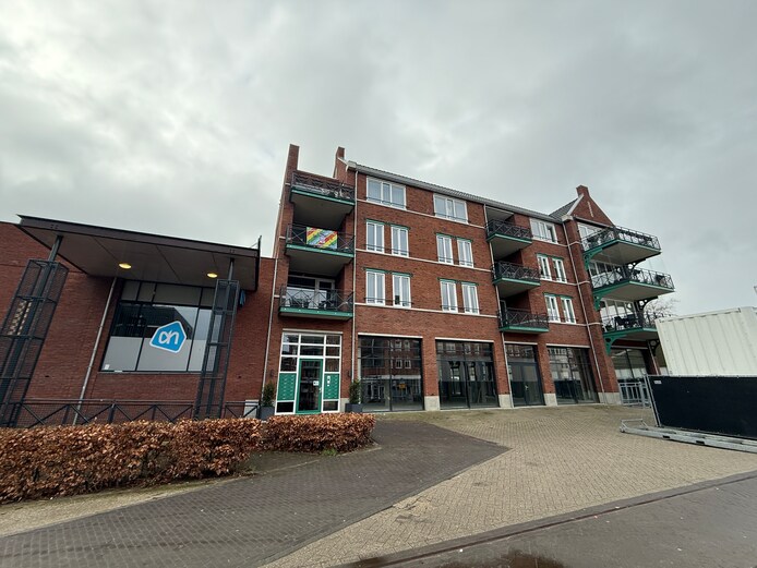 Wat is dat voor een Duitse modeketen die al die lege winkelruimte in ...