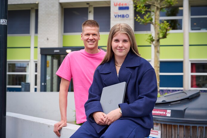 Artsen staan voor raadsel, maar Femke (16) vecht door: ‘Mijn galajurk ...