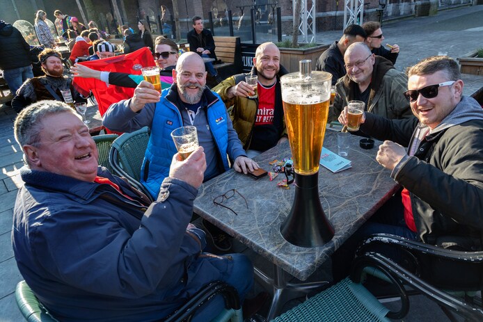 Arsenal-fans enthousiast over Lampegat. ‘Het wordt niet gekker dan hier ...