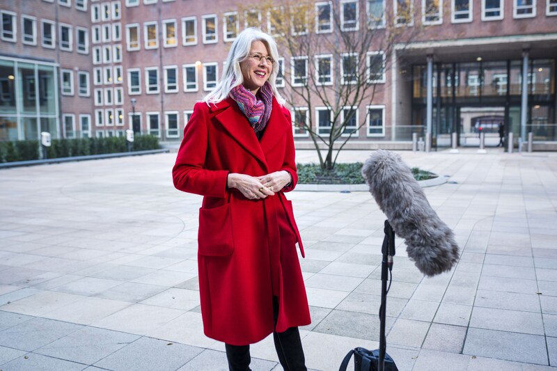 Lezers schrijven: ouderenzorg is meer dan billen wassen en zonde dat tv ...
