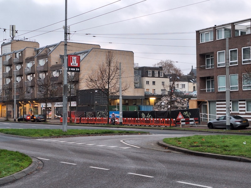 Sloop uitgebrand pand Boulevard Heuvelink eindelijk begonnen, maar wat ...