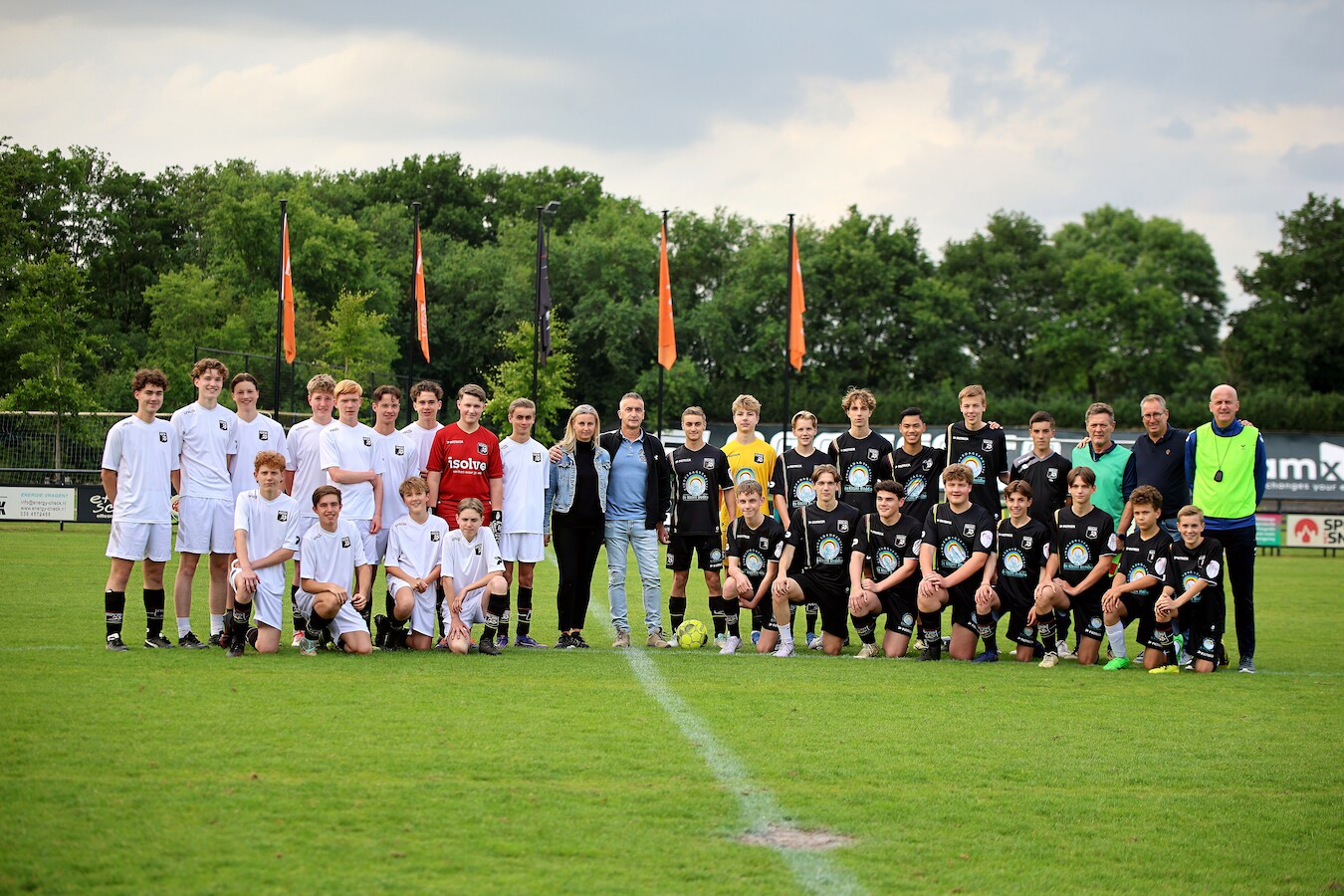 Als Jaimy (17) het klokje op de magnetron niet meer kan zien, blijkt ...