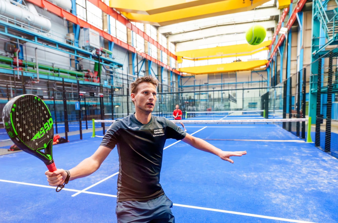 Dit nieuwe padelpaleis in Twente is een gokje van een half miljoen ...