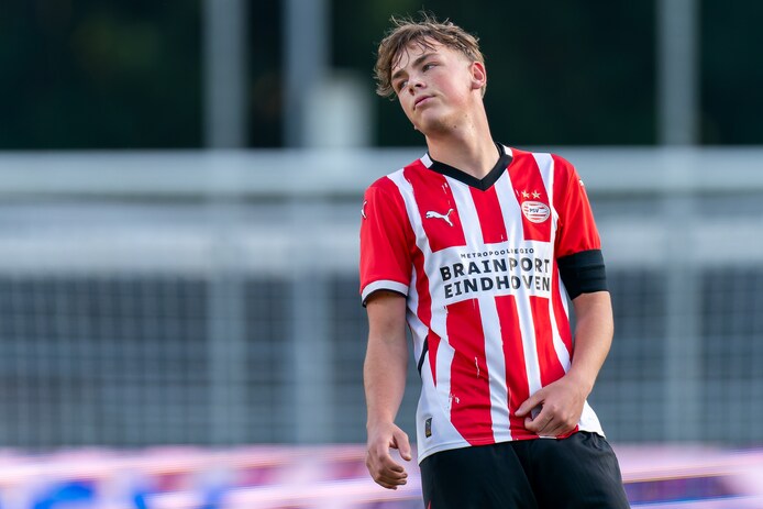 Robin van Duiven timmert aan de weg in de jeugdopleiding van PSV en ...
