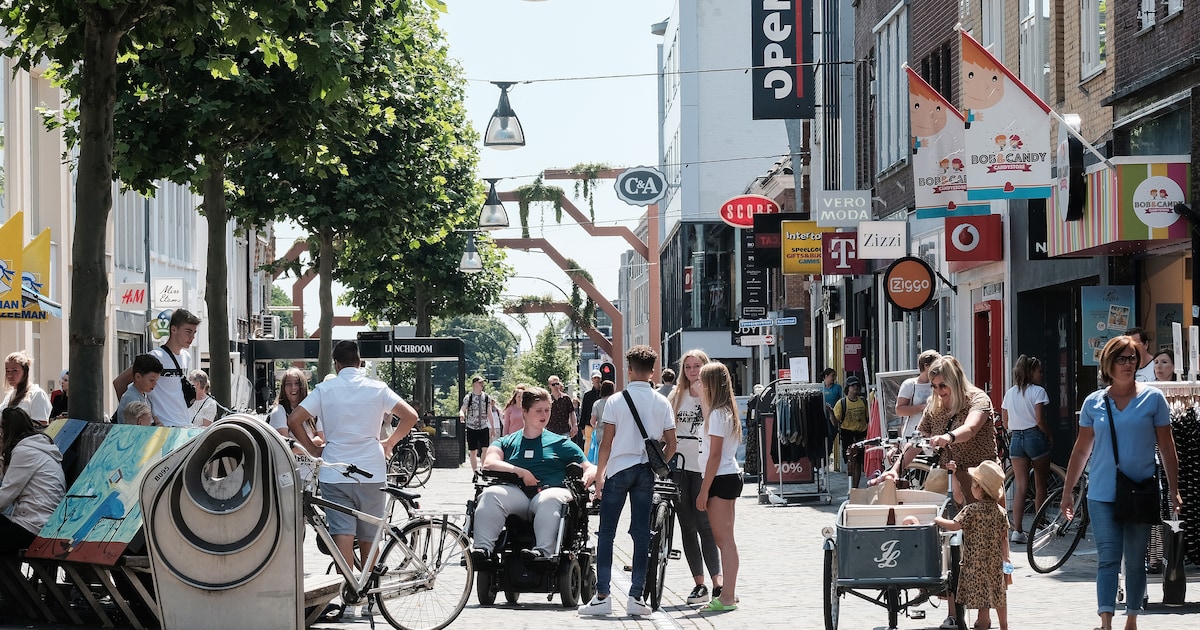 Binnenstad Doetinchem trekt 40 procent minder bezoekers, maar ze geven ...