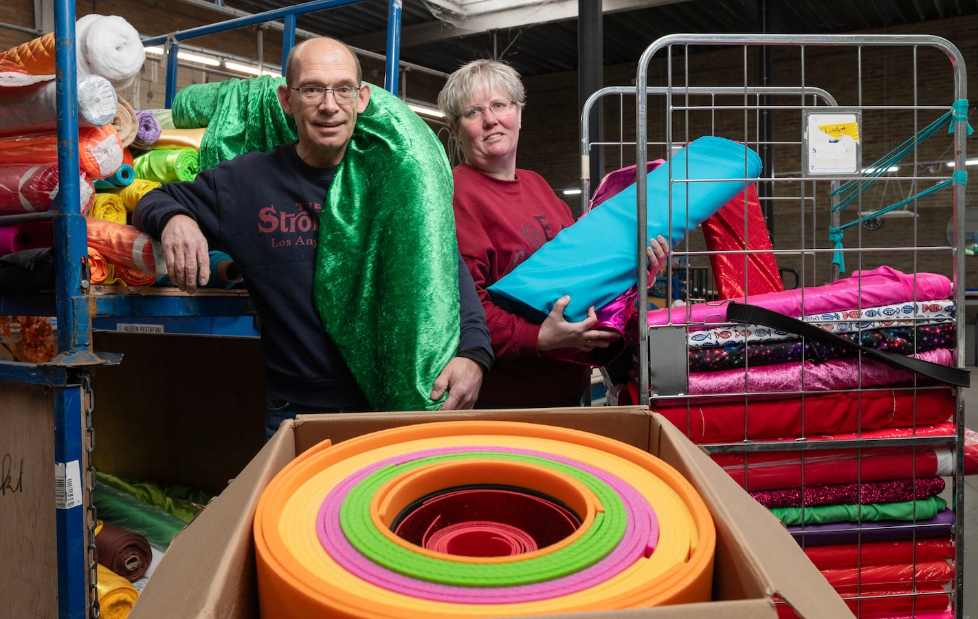 Ardjan en Patricia uit Enschede verkopen 25.000 meter stof aan ...