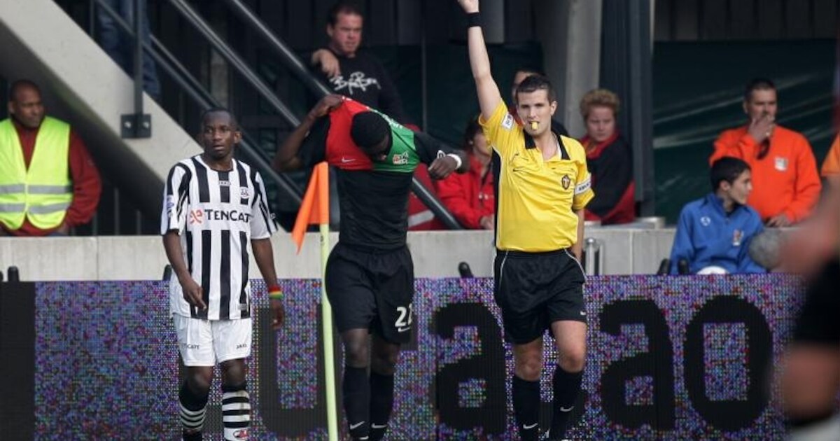 De malle minuut van Joël Tshibamba | NEC | De Gelderlander.nl