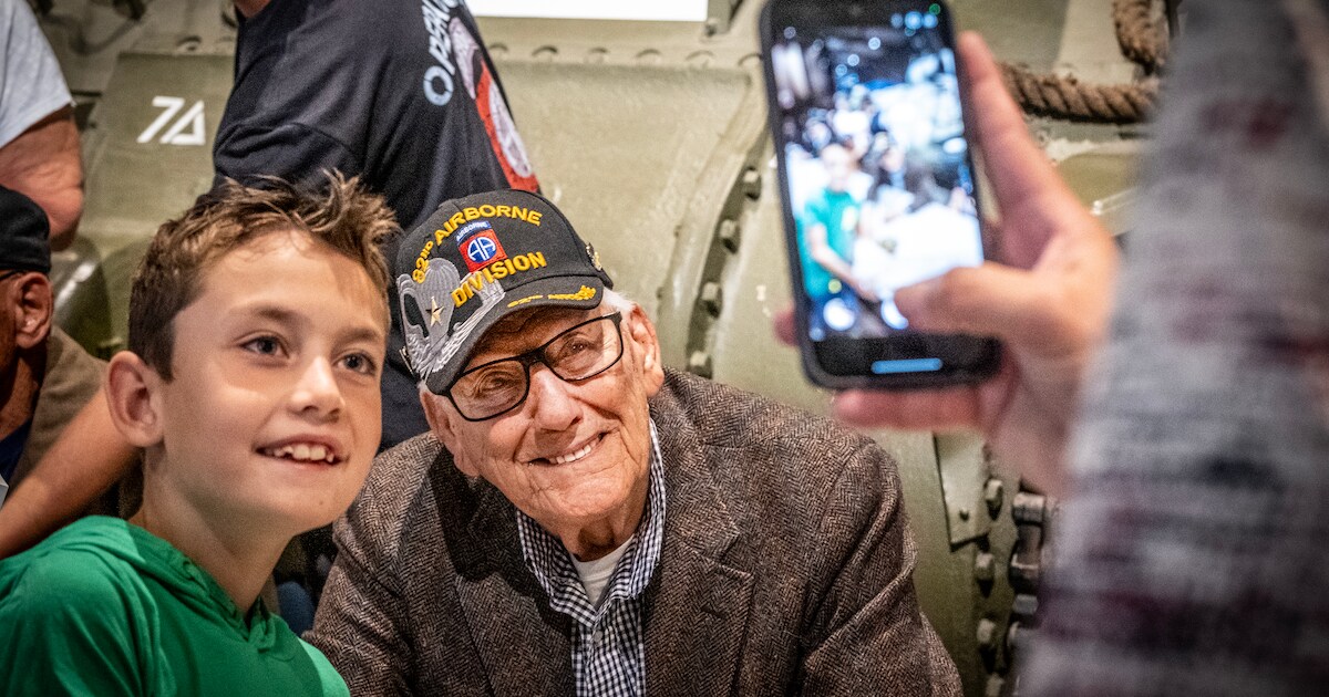 Gene (102) sprong boven Groesbeek tijdens Market Garden: ‘Ik was ...