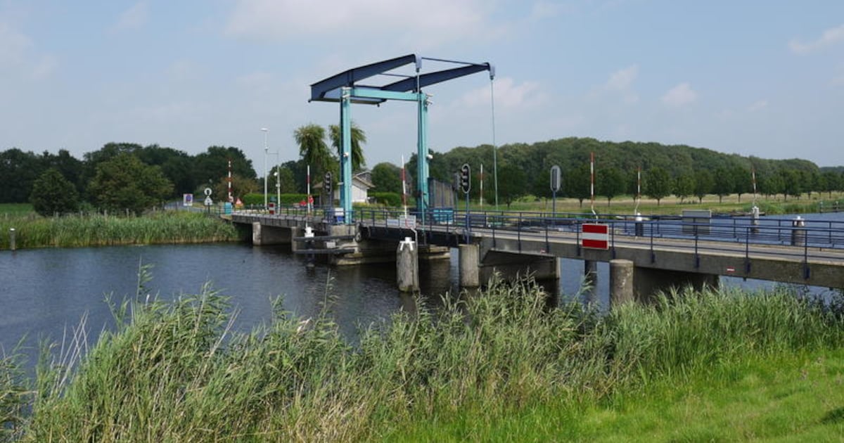Omrijden in de Achterhoek; deze brug over de Oude IJssel ligt eruit ...