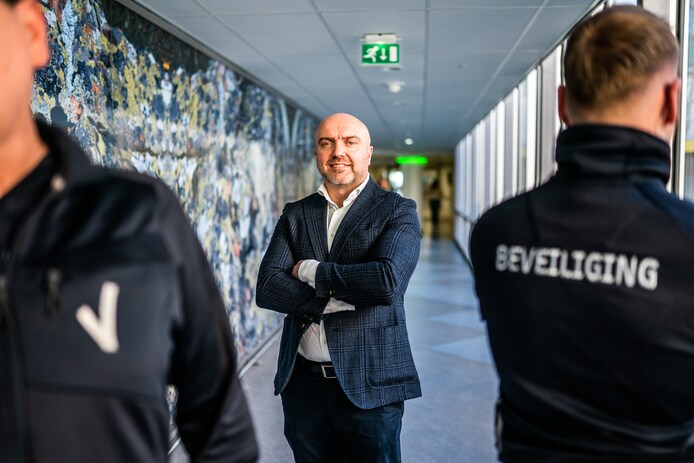 Van 4 naar 35 beveiligers in het ziekenhuis: ‘Van de zotte, we stellen ...