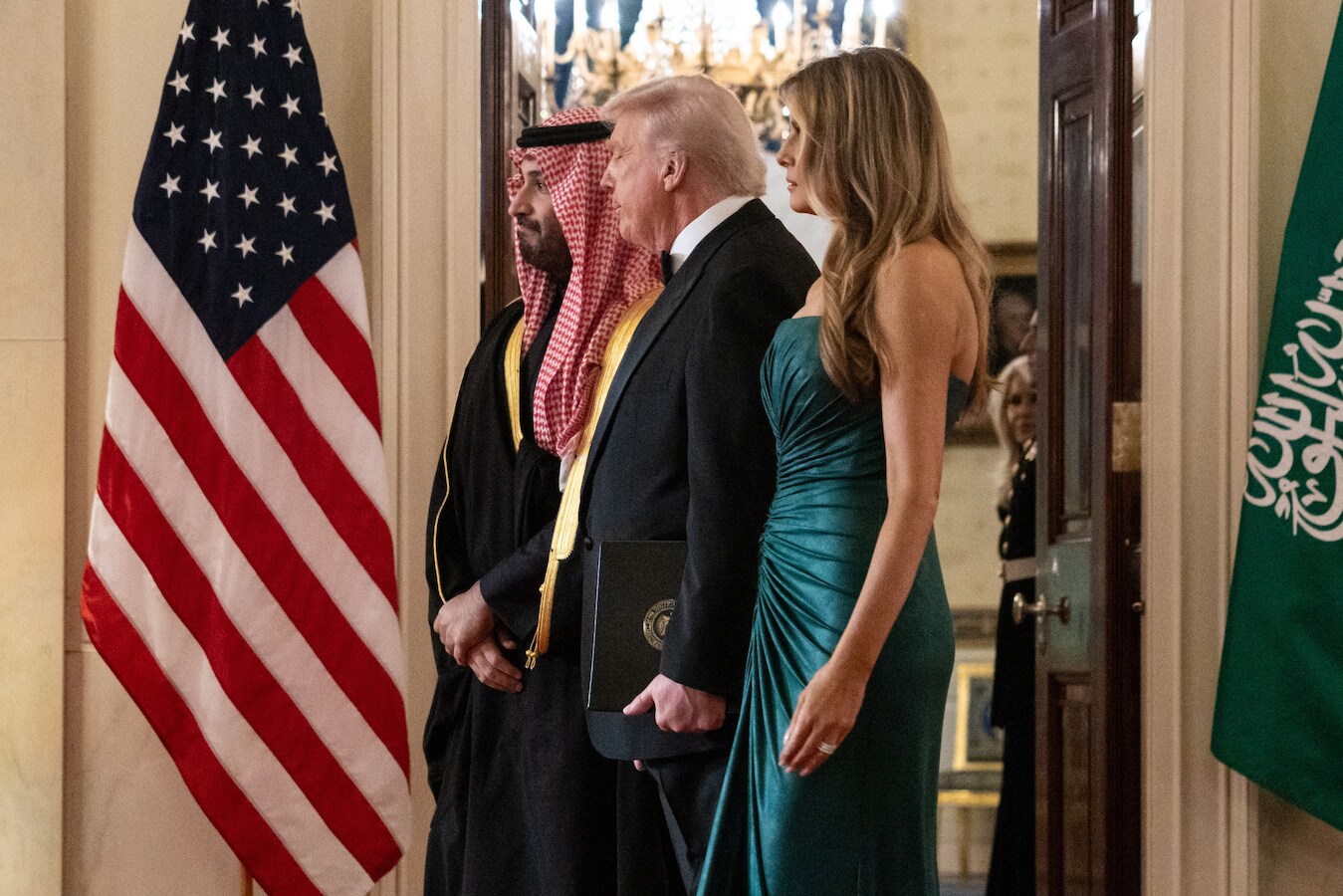 Zelfs een gruwelijke politieke moord wordt weggelachen: Trump doet ...