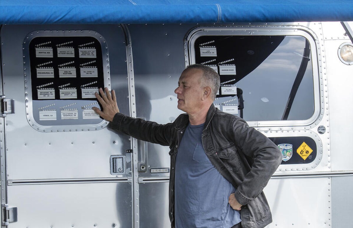 Tom Hanks verkoopt unieke caravan: 11 meter lang, mét kleedkamer en ...