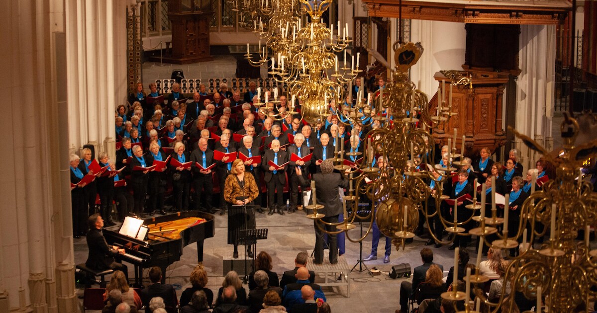 Koren zingen 2,5 ton bijeen voor darmkankeronderzoek | Regio | De ...