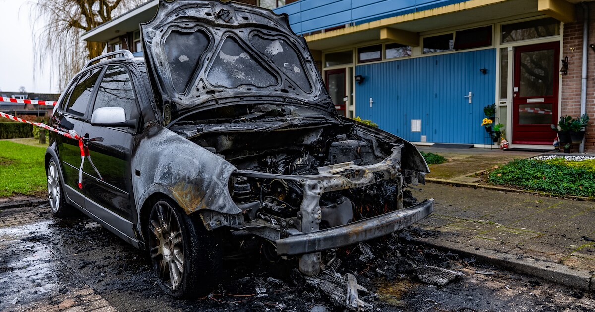 Auto in vlammen opgegaan in Elst | 112 nieuws Overbetuwe | De ...