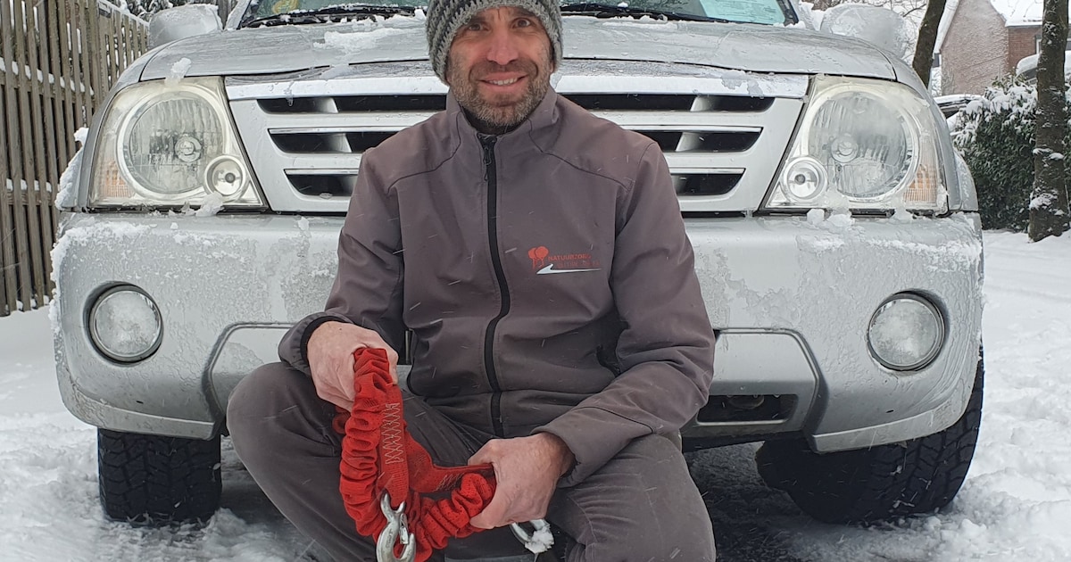 Sneeuwchaos houdt velen thuis, maar Aad brengt mensen veilig naar hun ...