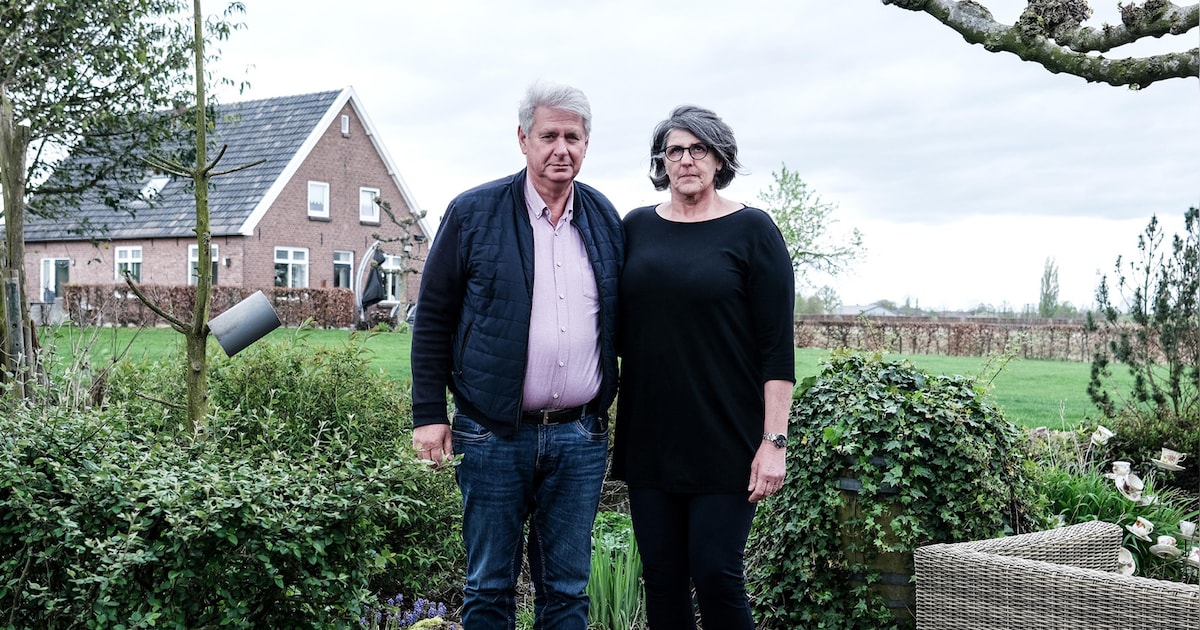 Waar nu nog de oprijlaan is, ligt straks de A15: ‘Door dit besluit is ...