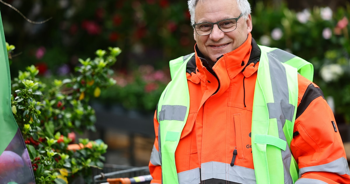 Jeroen, ‘opruimheld’ van Wijk en Aalburg, raapt wekelijks vier volle ...