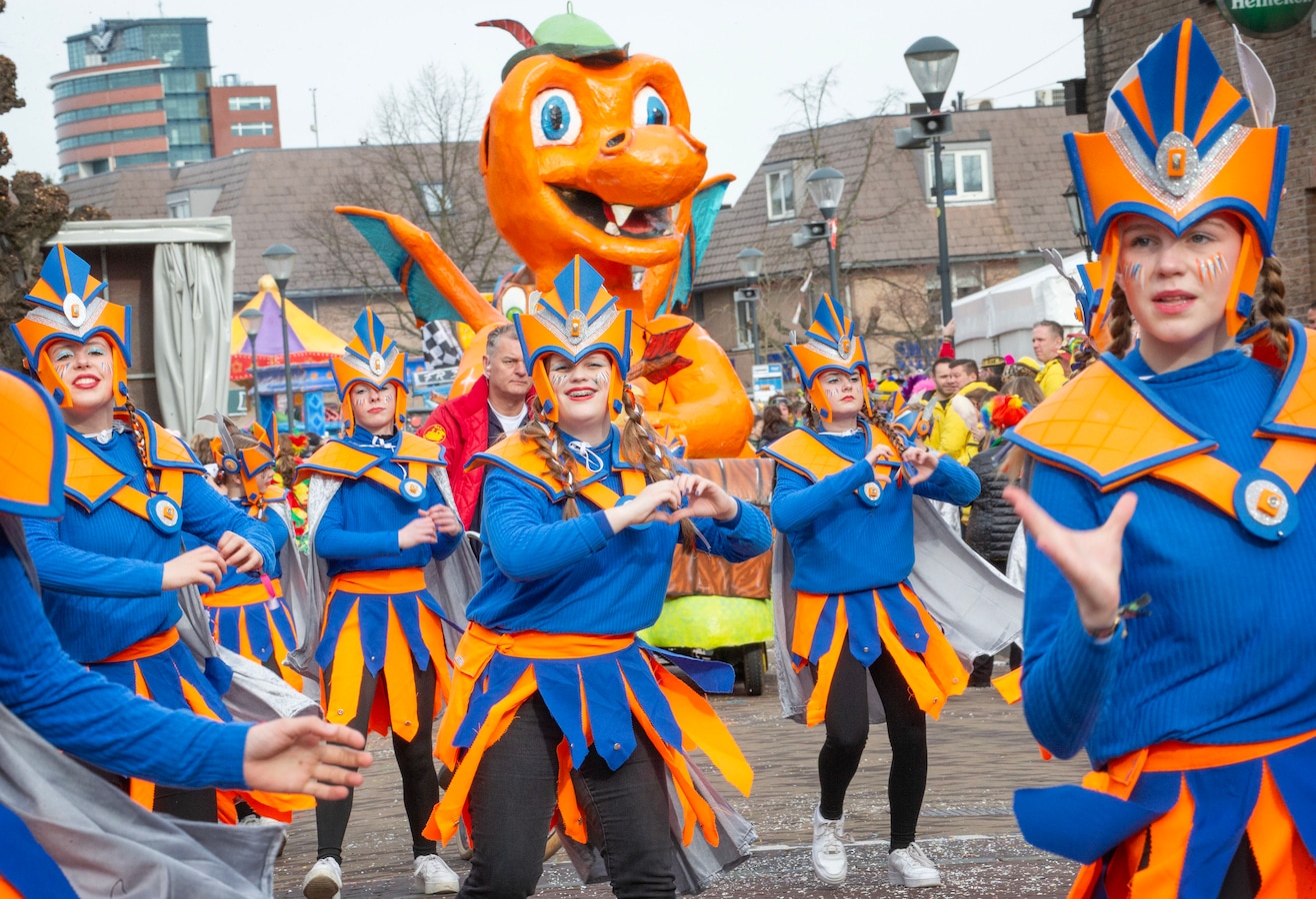 Kinderoptocht Boemeldonck in foto's | Foto | gelderlander.nl