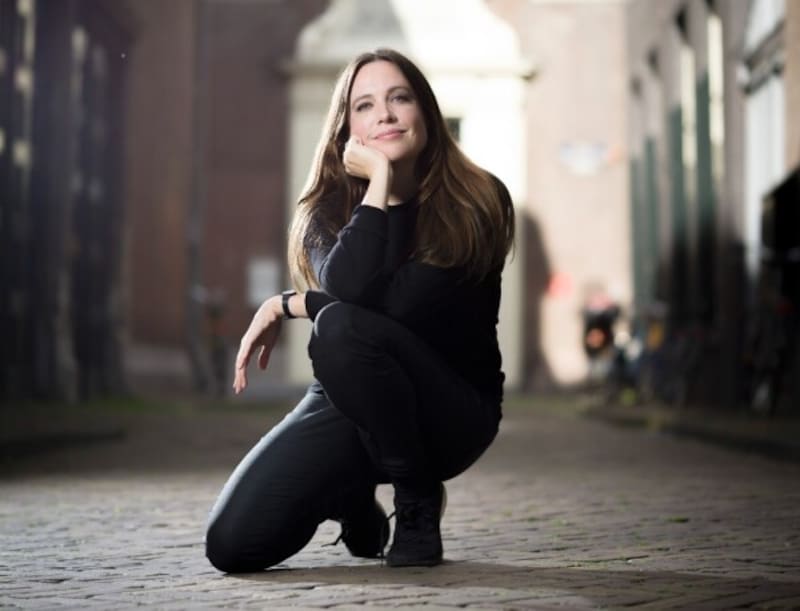 Ellen Deckwitz spreekt in Nijmegen over poëzie | Regio | De Gelderlander.nl