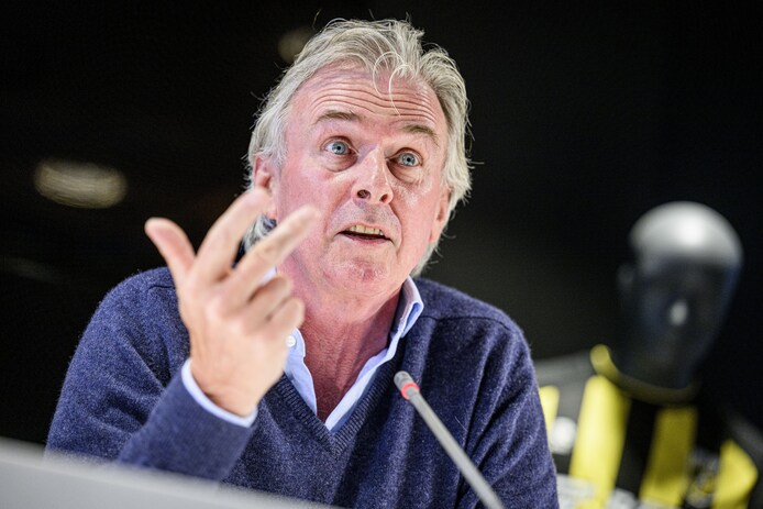 Vitesse-directeur Edwin Reijntjes verbaasd en verrast door exit Guus ...