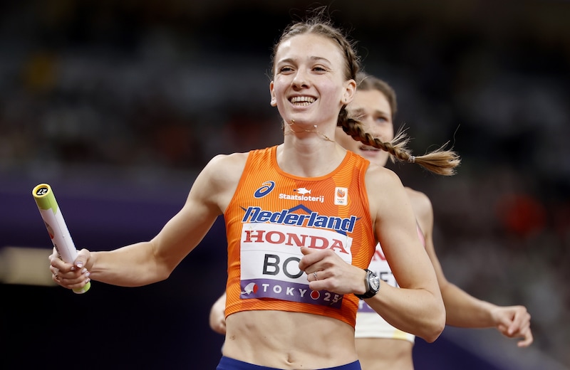 Femke Bol loodst olympisch kampioen Nederland naar WK-zilver op 4x400 ...