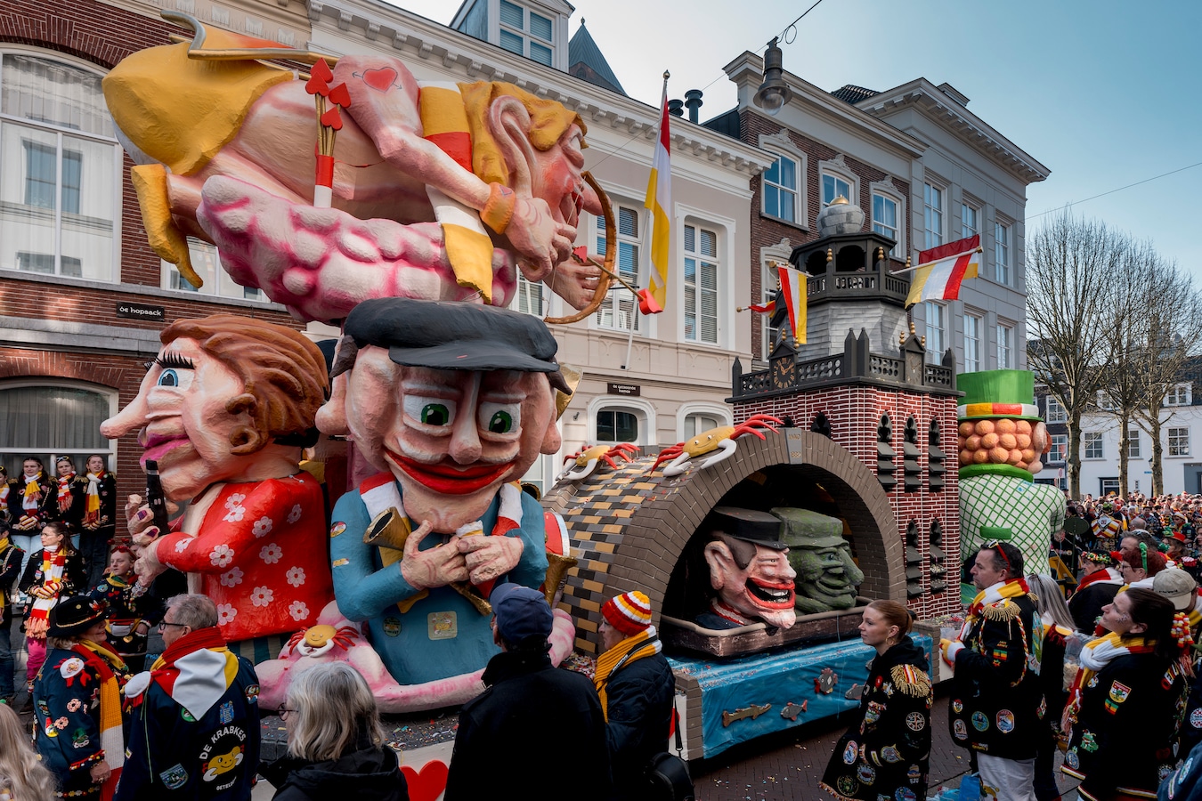 Kijk hier naar de foto’s van de optocht in Oeteldonk | Foto ...