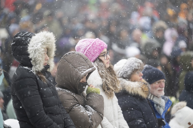 Zwitsers houden minuut stilte voor slachtoffers van dodelijke brand in ...
