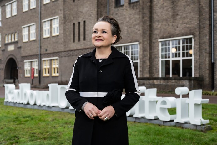 Chaos compleet bij faculteit rechten: naaste collega’s erkennen nieuwe ...