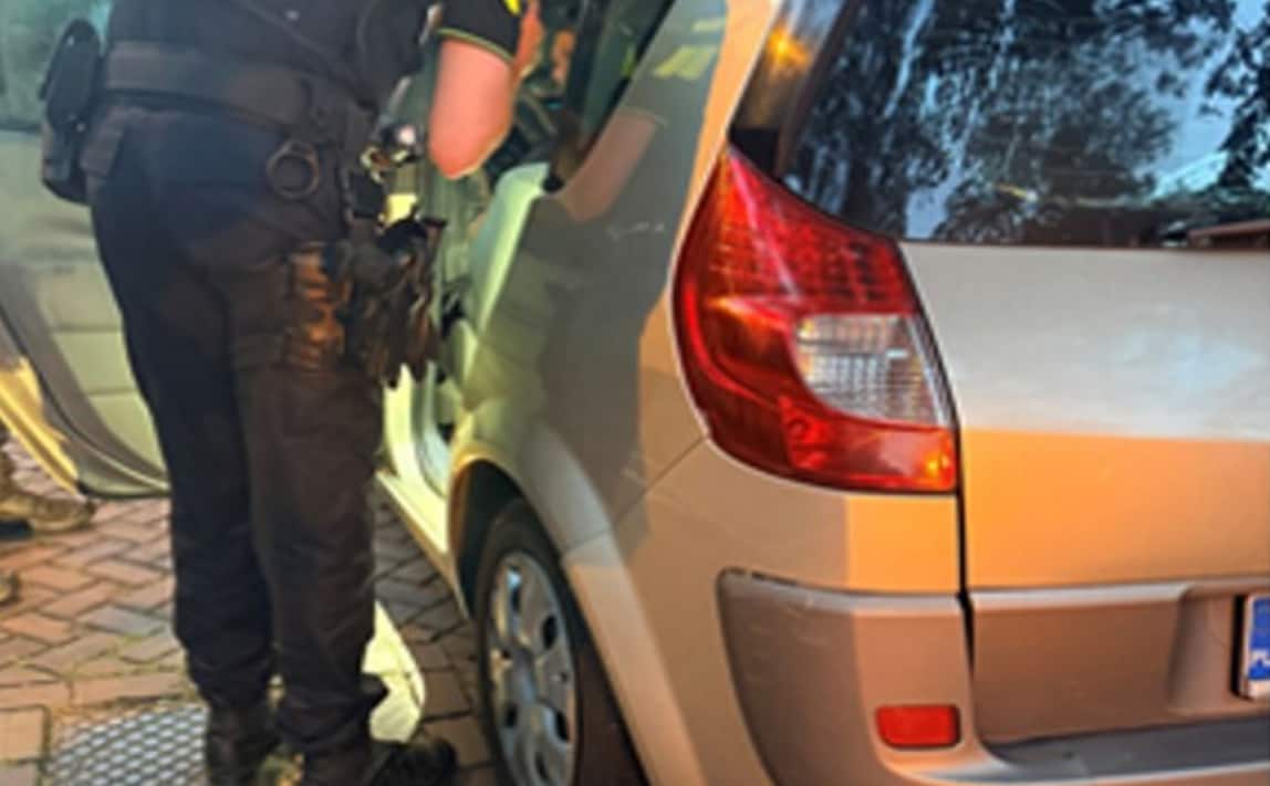 Grote controle Kruisstraat: vijftig boetes, auto’s en wapens ingenomen ...