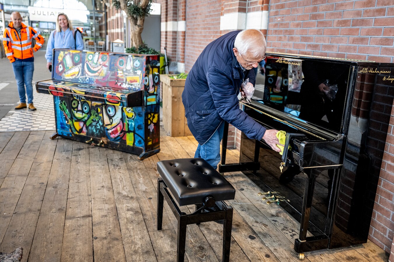 Er klinken weer zuivere klanken door stationshal van Nijmegen, oude ...