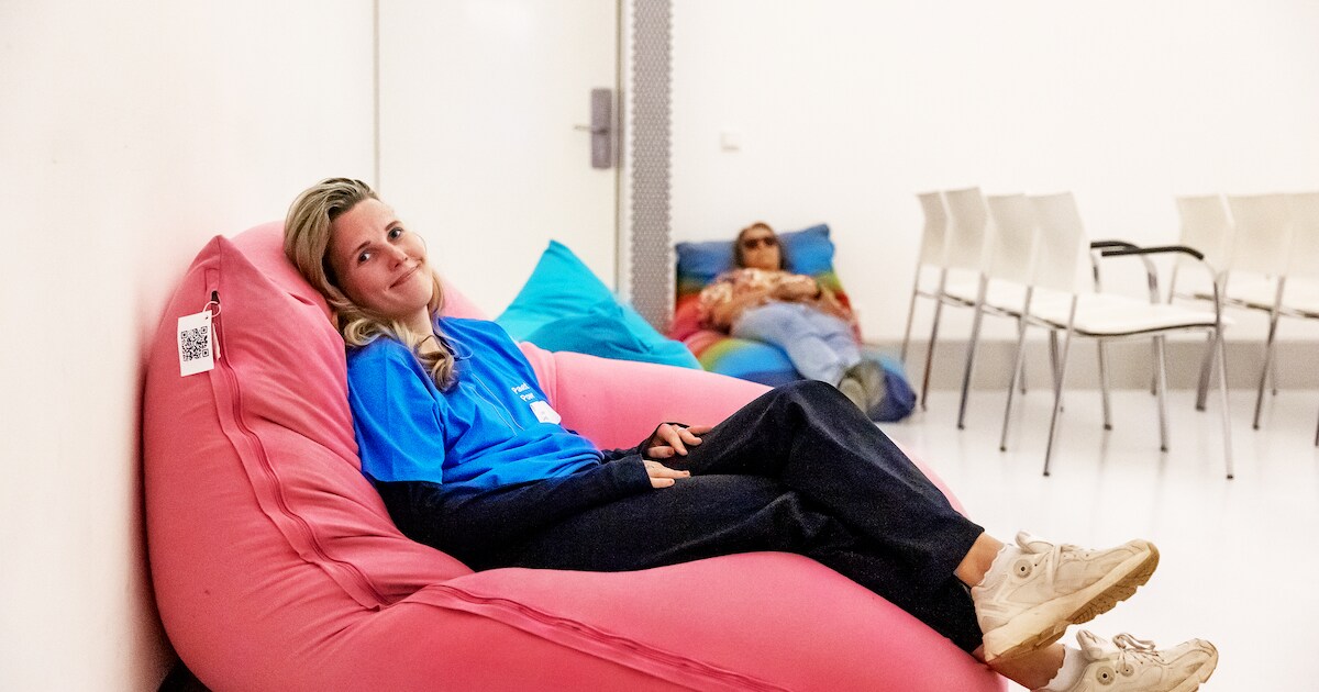 Zitzakken en prikkelarme ruimtes: lotgenoten met long covid vinden ...