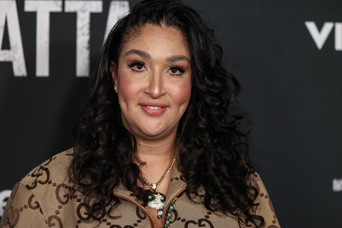 Soundos biedt haar excuses aan en Claudia is terug met haar ‘kontje’ op ...