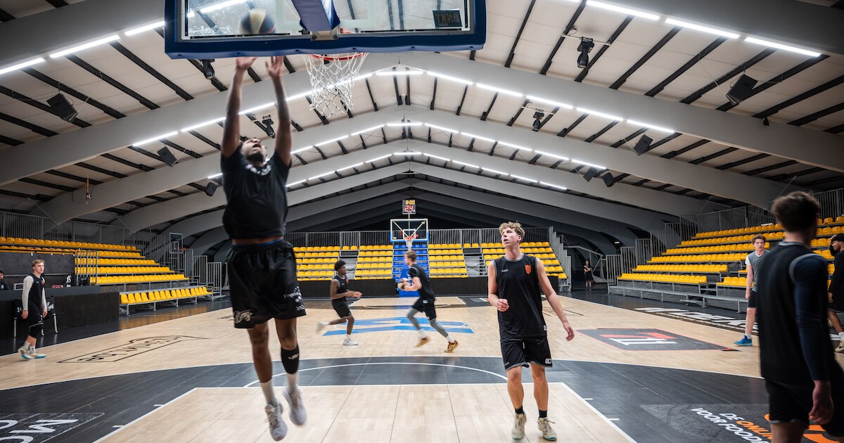 Batouwe koopt sporthal en redt eigen voortbestaan: ‘Wij zijn er nog ...