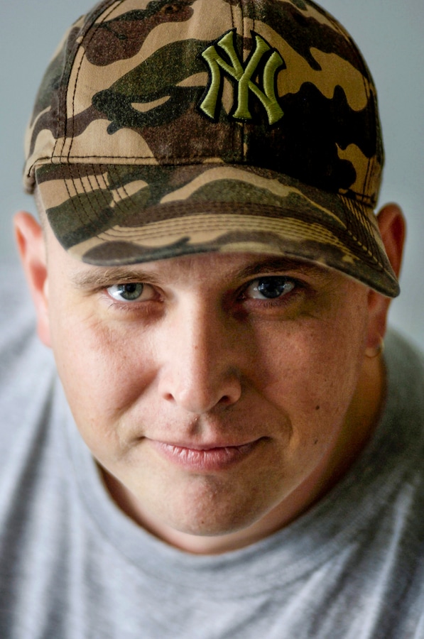 Muzi­kant Johan Steevens van ‘chillen in een bubbelbad’ overleden: 'Hij ...