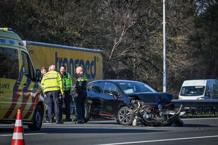 Lange file op A50 bij Arnhem door ongeluk | Arnhem | gelderlander.nl