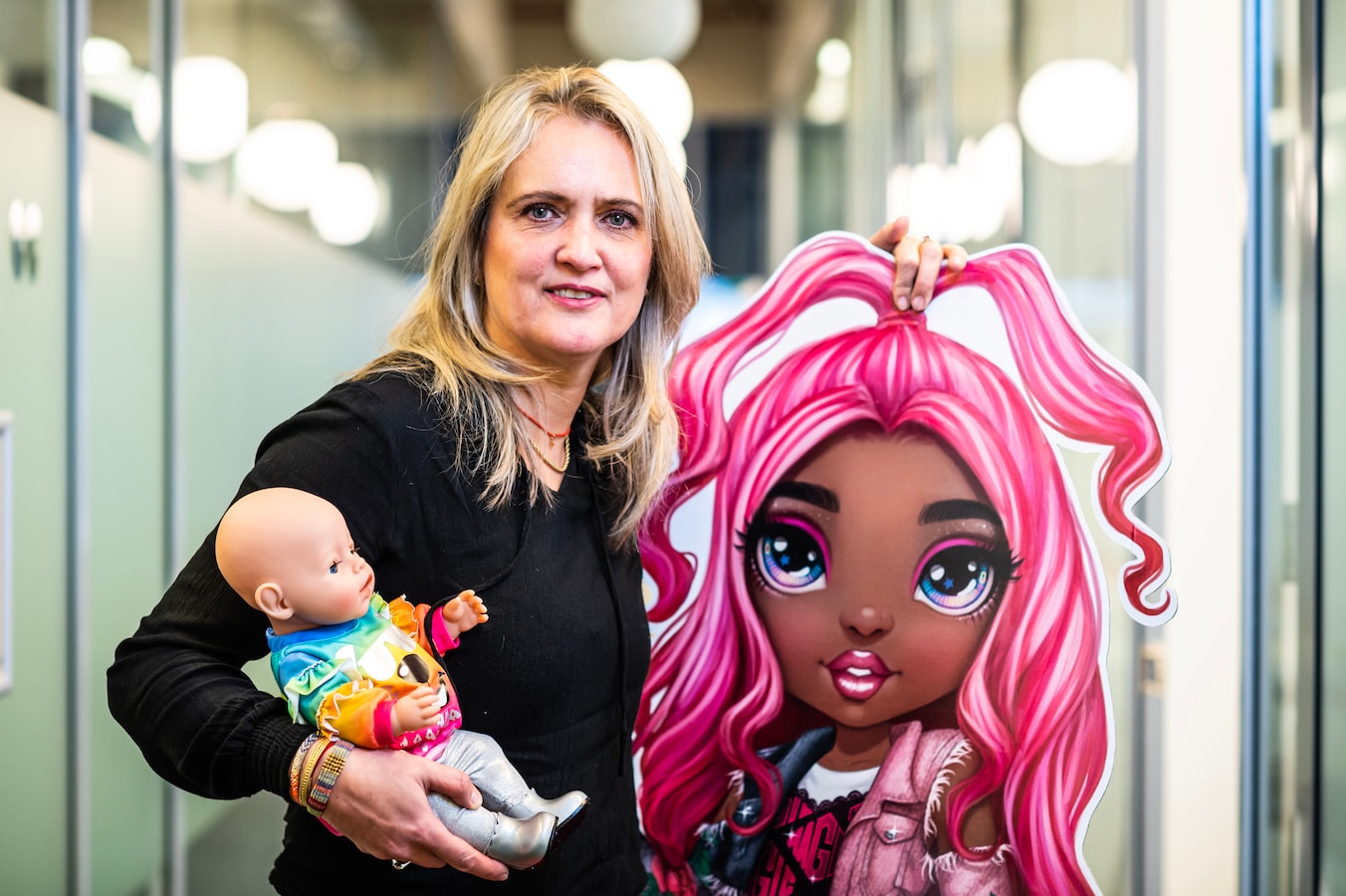 Pien werkt bij een van de grootste speelgoedbedrijven ter wereld ...