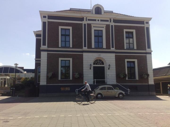 Onderzoek naar stinkend middel in riool De Aam Elst | Foto ...