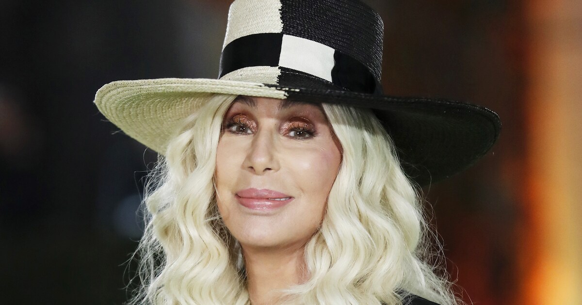 Cher eert Betty White met eigen versie begintune The Golden Girls | Show | gelderlander.nl