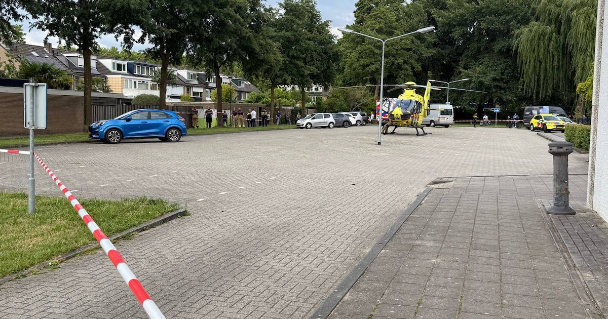 Buurt vreest voor lot van neergestoken slachtoffer Veenendaal: ‘Zag laken over hem liggen’ | 112 ...