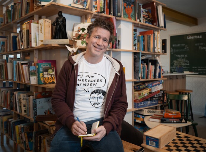 Ja, Jibbe schrijft voor de grote theatergezelschappen, maar nee, hij ...