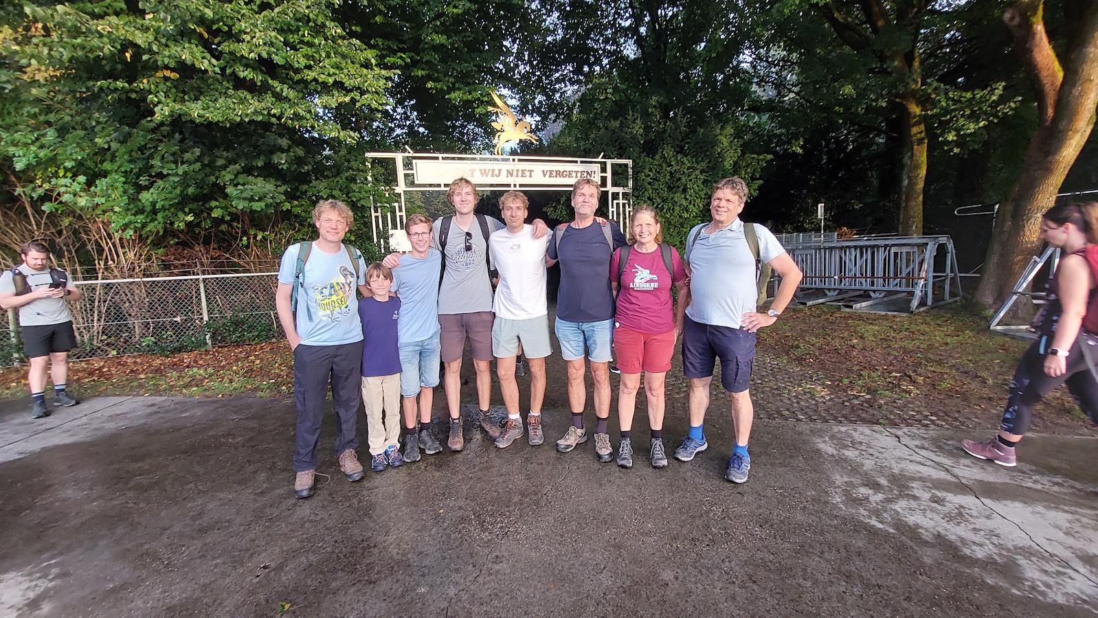 Deze familie loopt massaal de Airborne Wandeltocht, mét pannenkoeken en ...